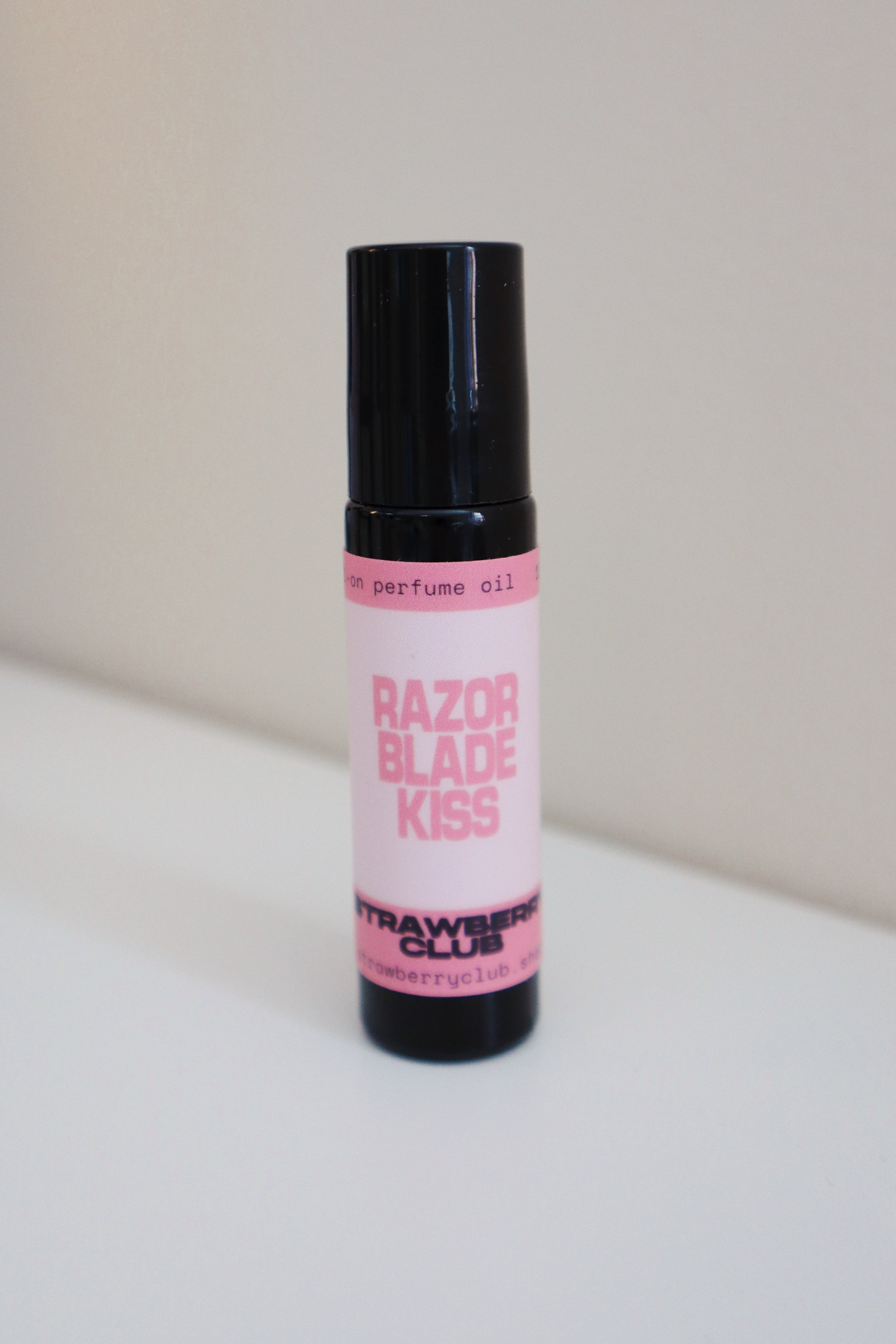 Razorblade Kiss Perfume Oil – Strawberry Club